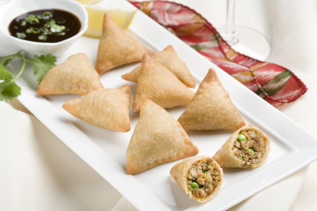 Halal Jumbo Samosas: (Grade B) - UK Frozen Food
